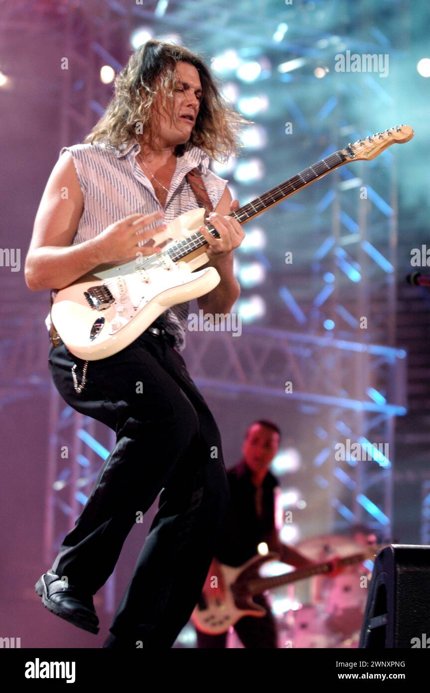 Gianluca grignani immagini 2003 hi-res stock photography and images - Alamy