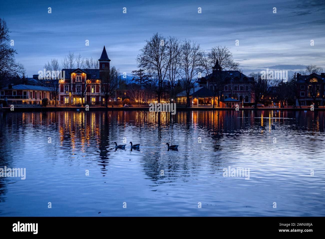 Casa de ganso azul hi-res stock photography and images - Alamy