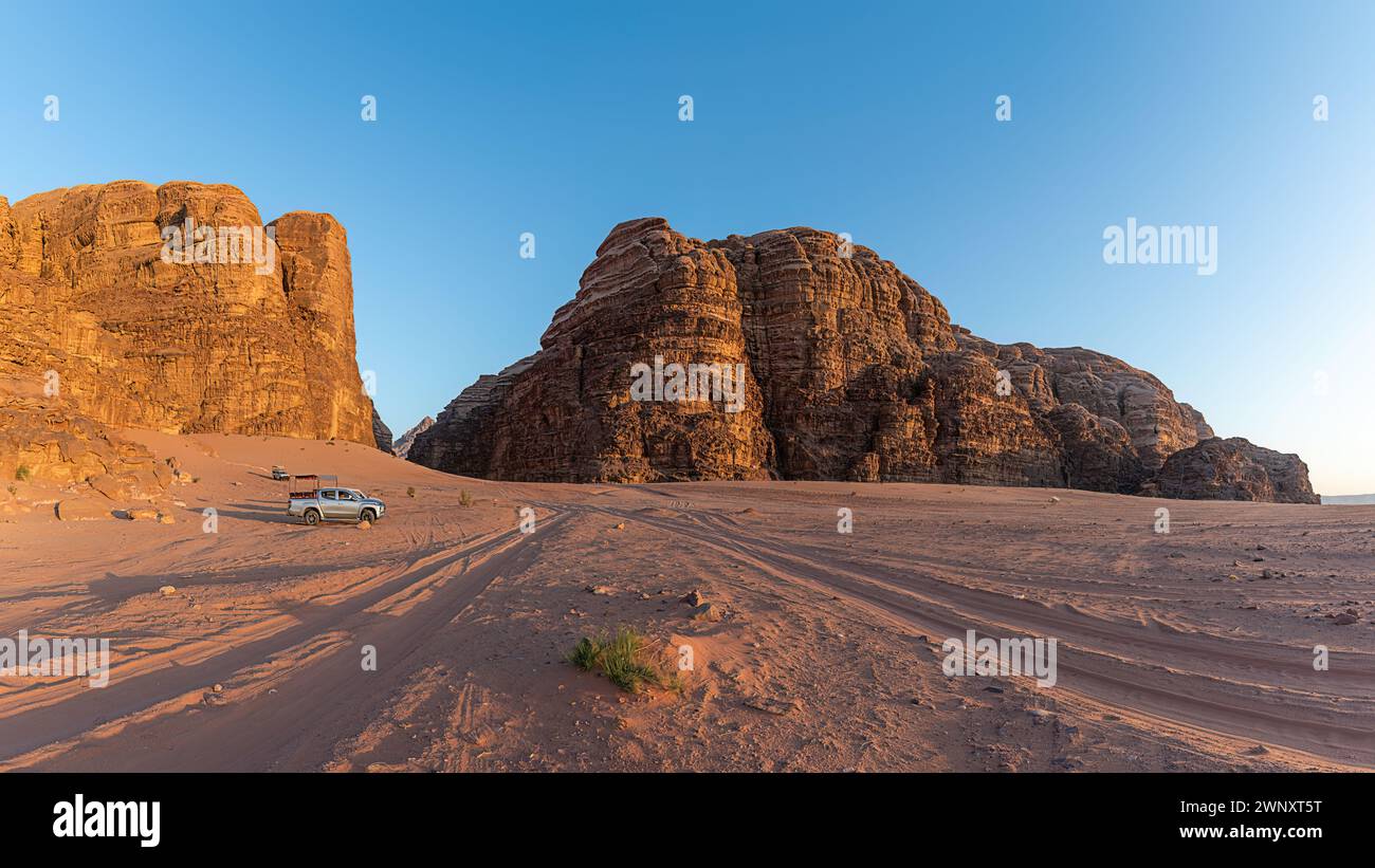 Arabian desert scenery hi-res stock photography and images - Alamy