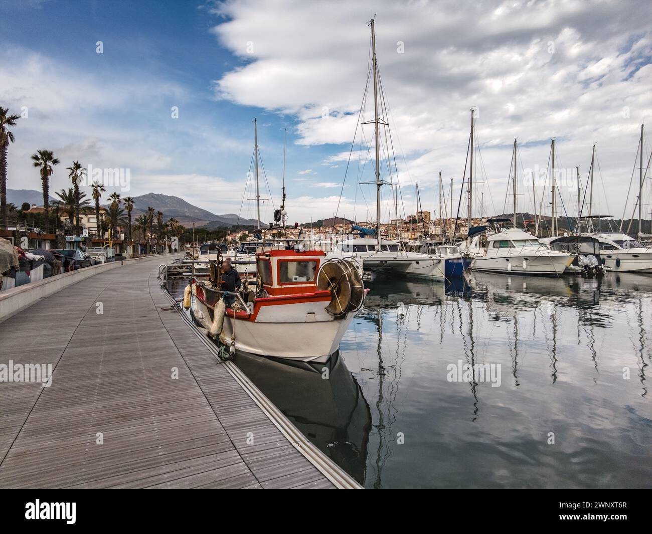 Plage du port de bateau hi-res stock photography and images - Alamy