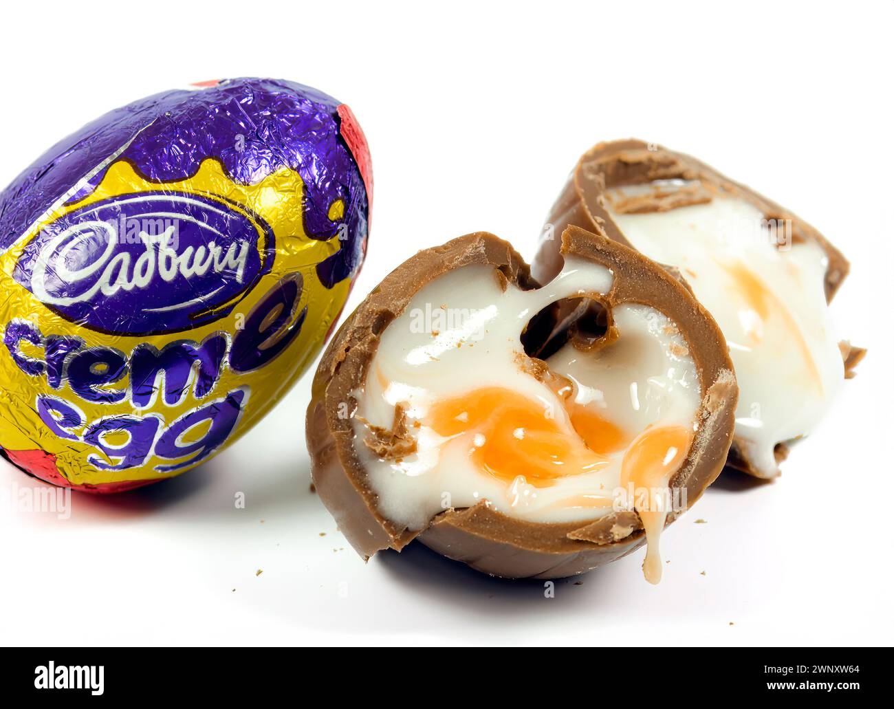 Broken creme egg hi-res stock photography and images - Alamy