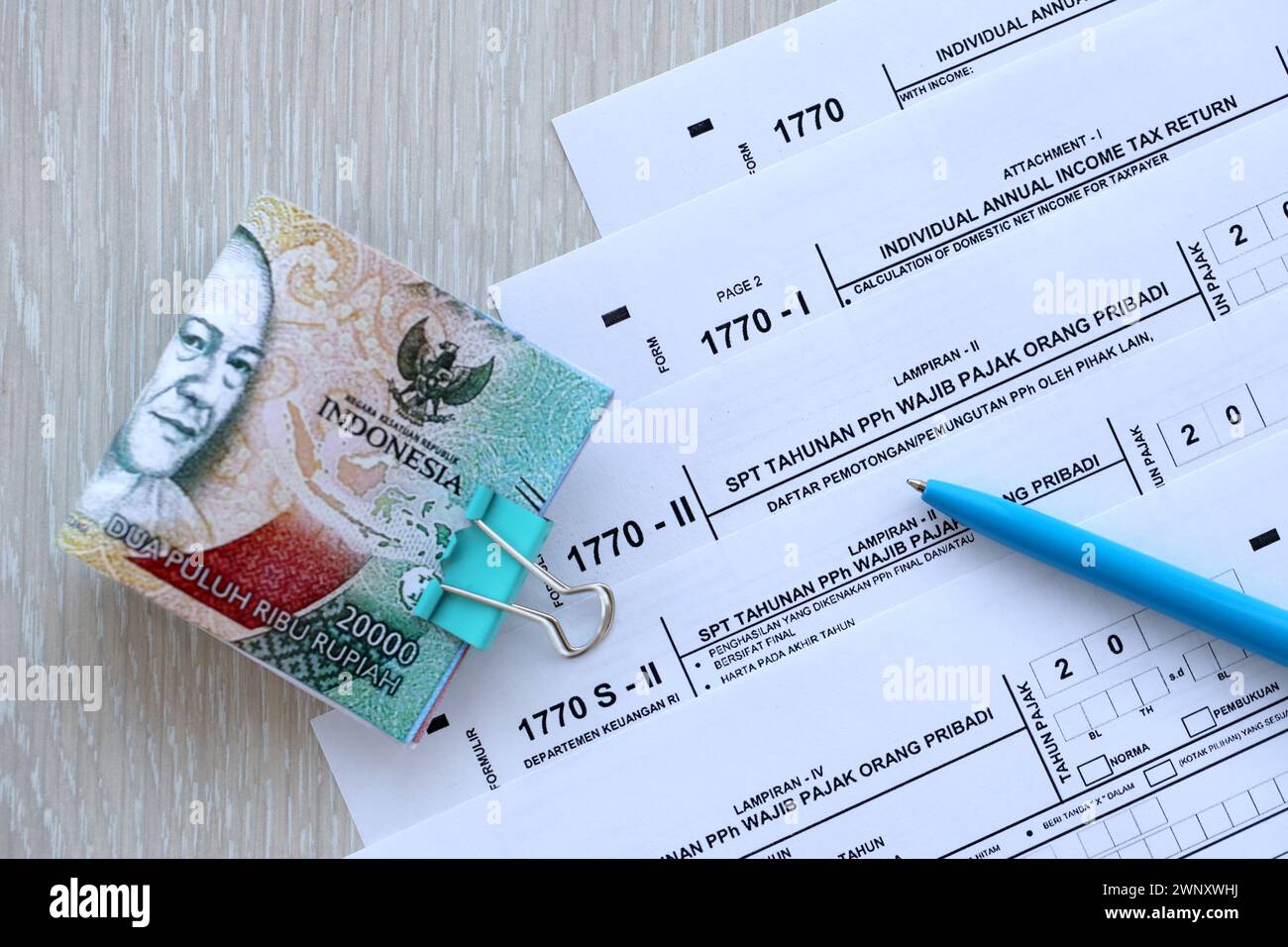 Surat pemberitahuan pajak tahunan hi-res stock photography and images ...