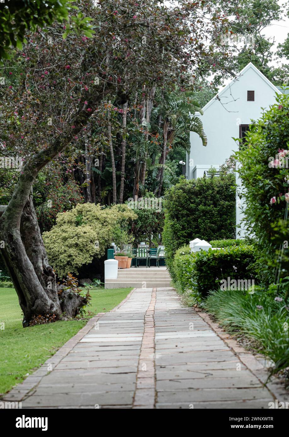 Hotel pathway hi-res stock photography and images - Alamy