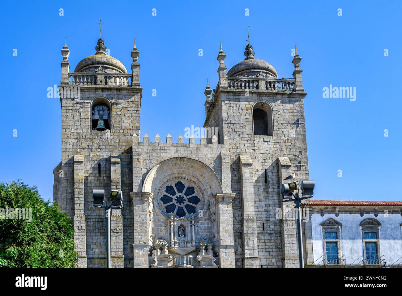 Medieval cathedral building facade exterior, PORTO, PORTUGAL Stock ...