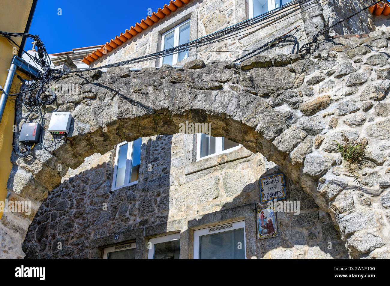 Arc of truth hi-res stock photography and images - Alamy