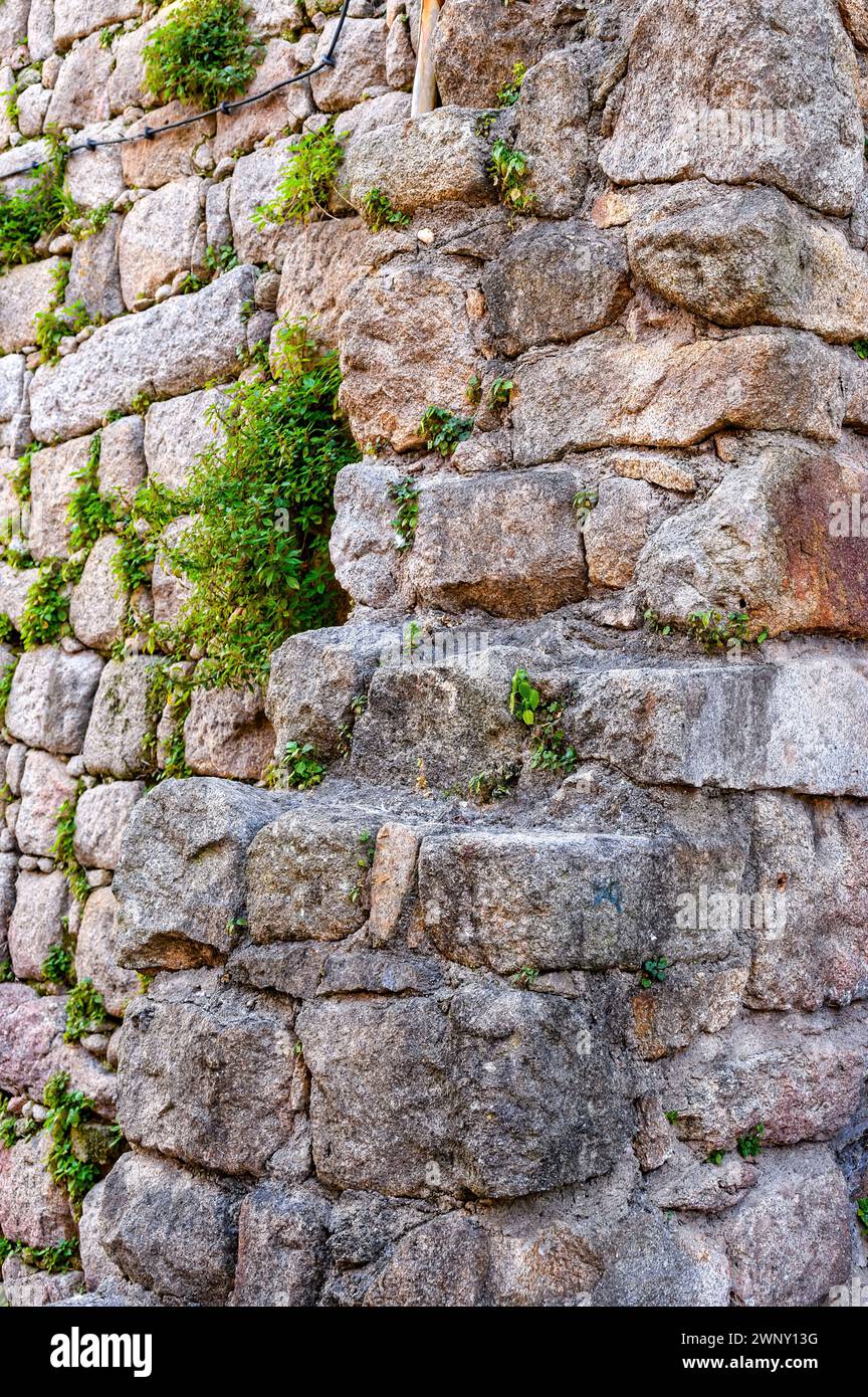 Corner of stone wall hi-res stock photography and images - Alamy