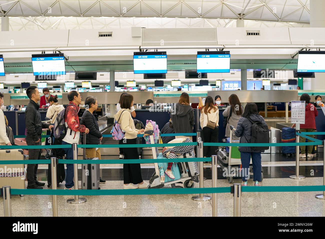 Cathay pacific check in counter hi-res stock photography and images - Alamy