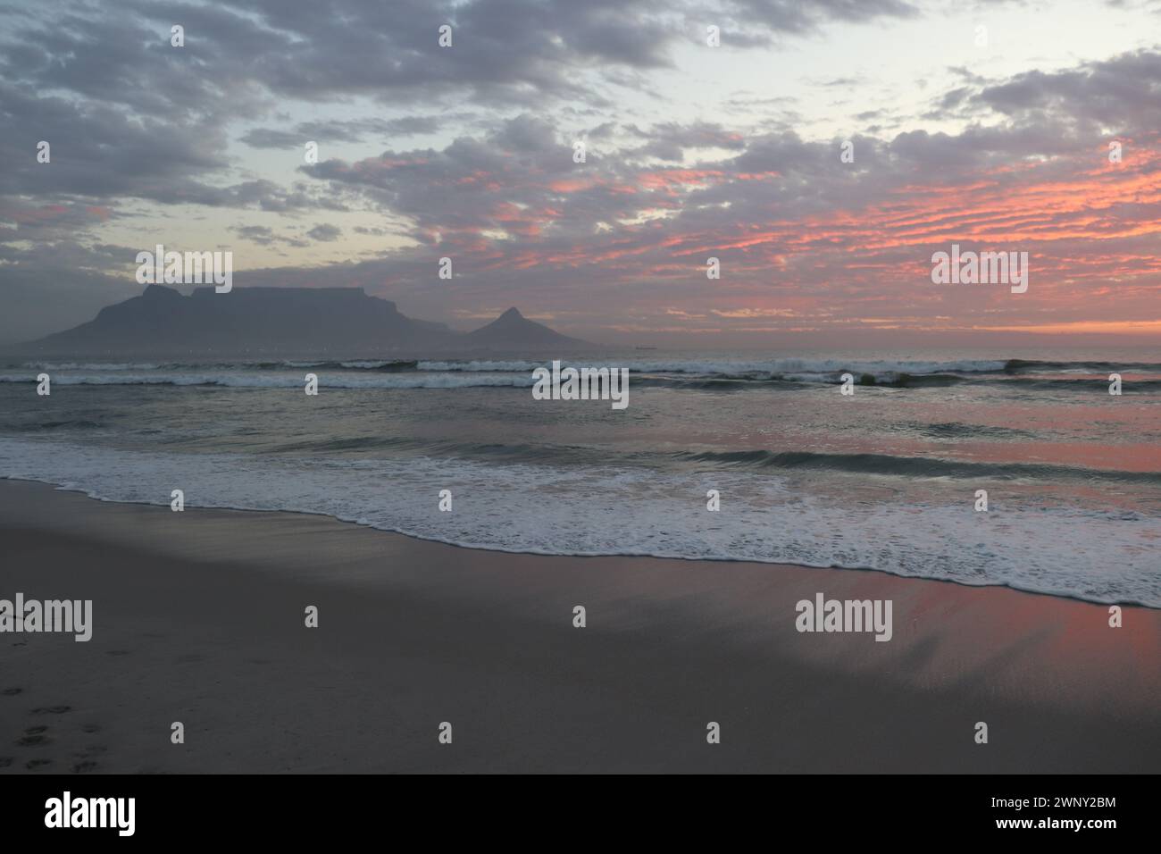 Table Mountain beach sunsets Stock Photo - Alamy