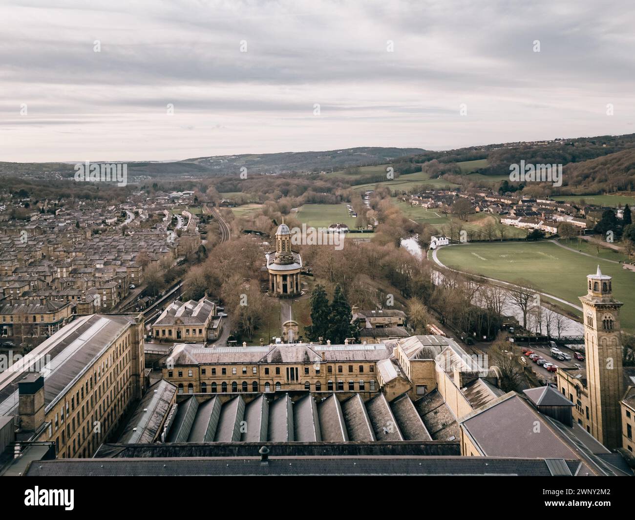 Old yorkshire textile mill hi-res stock photography and images - Alamy