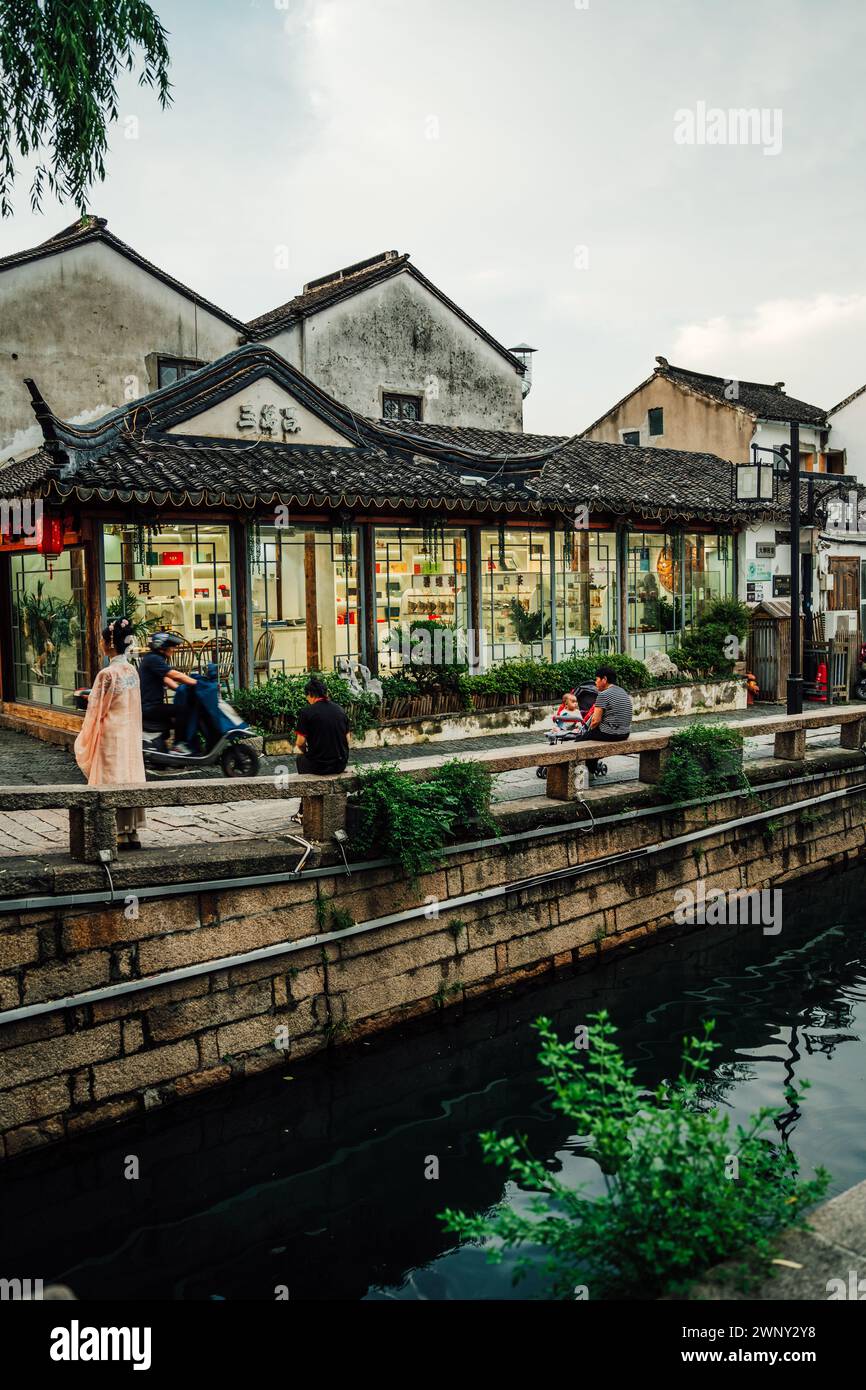 Canal in Suzhou old town Stock Photo - Alamy
