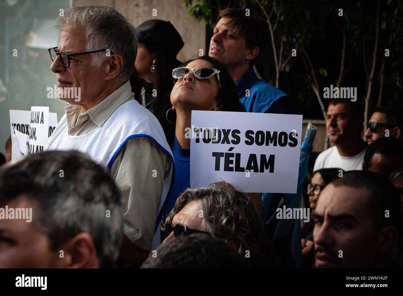 Police carry out charge hi-res stock photography and images - Alamy