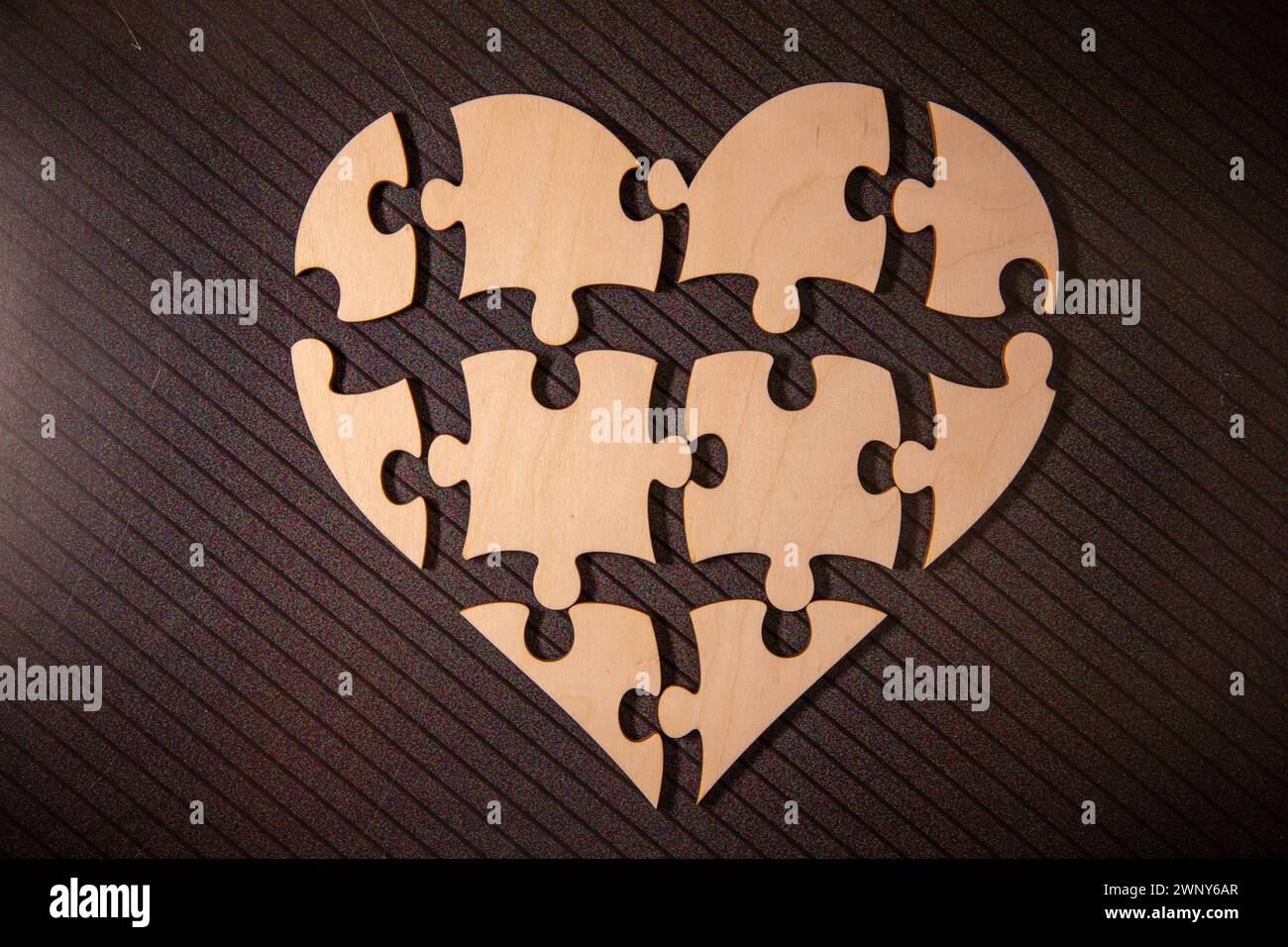 Heart object made of puzzle pieces. Make complete heart. Jigsaw puzzle ...