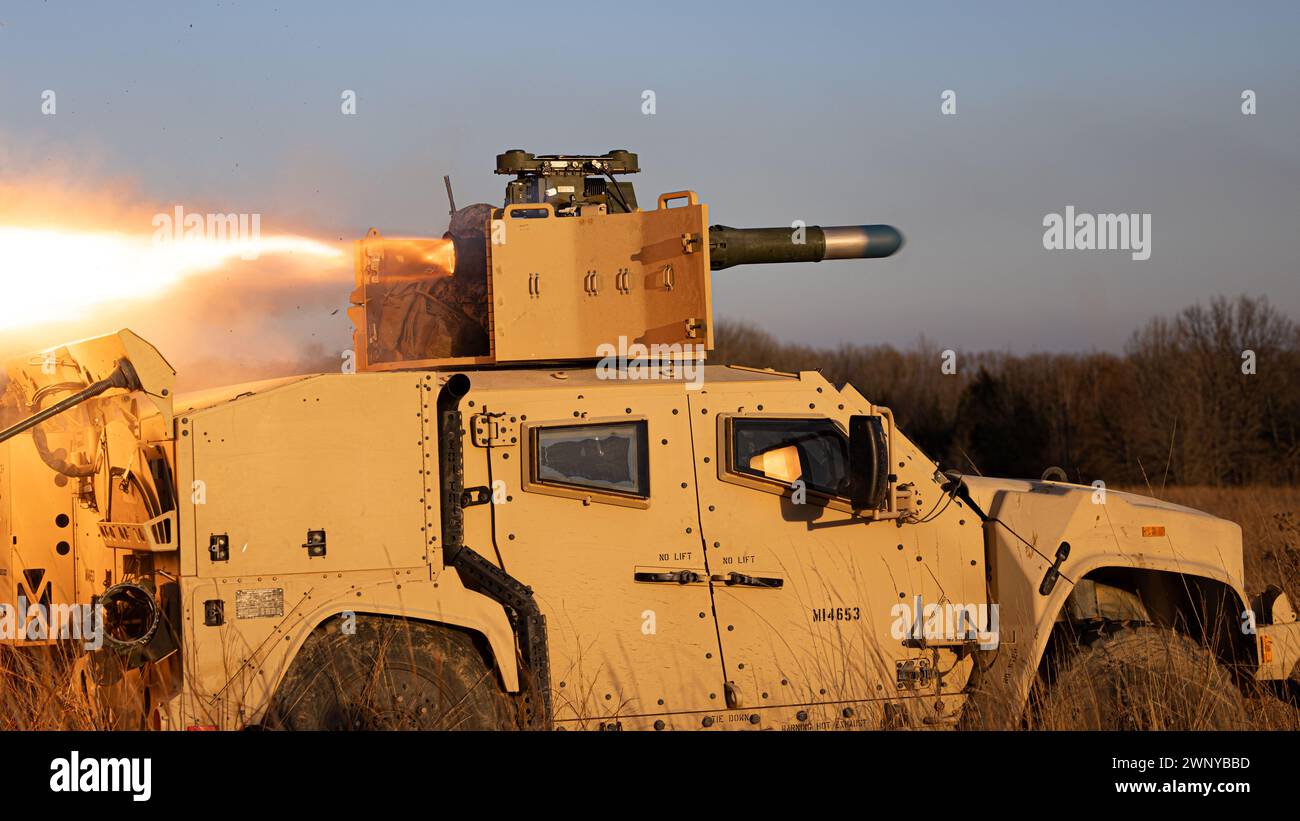 U.S. Marines with Anti-Tank Training Company, 24th Marine Regiment, 4th ...