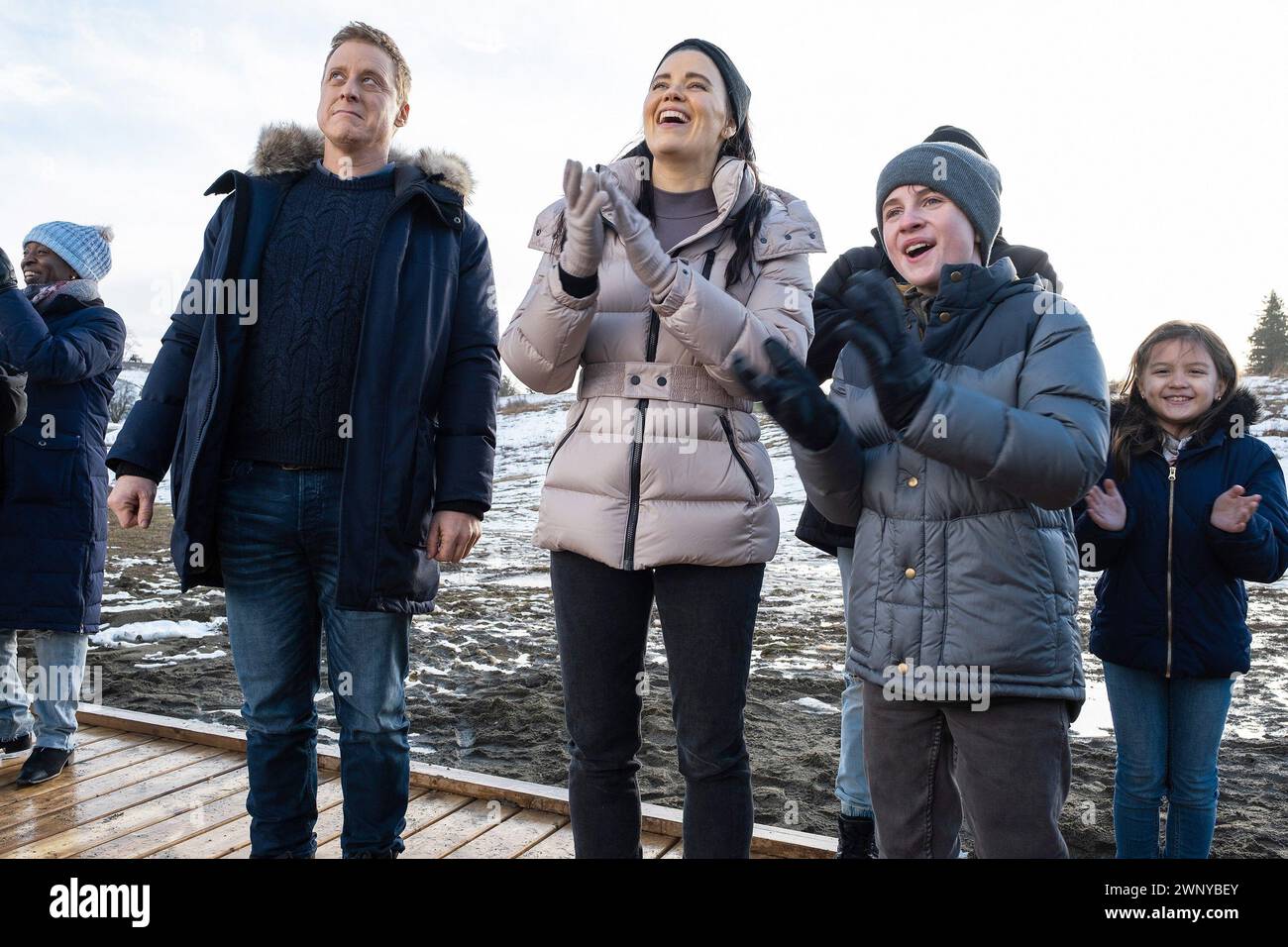 RESIDENT ALIEN, from left: Alan Tudyk, Meredith Garretson, Judah Prehn ...