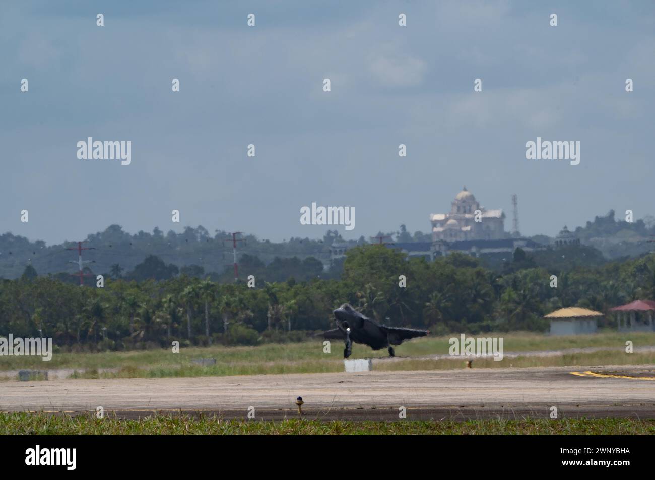 A U.S. Air Force F-35 Lightning II assigned to Eielson Air Force Base ...