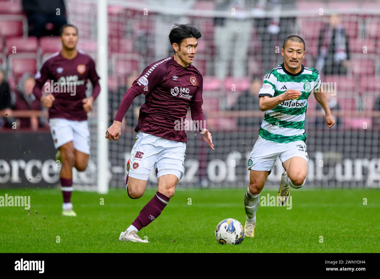 Kyosuke Tagawa of Hearts and Daizen Maeda of Celtic, Japanese players ...