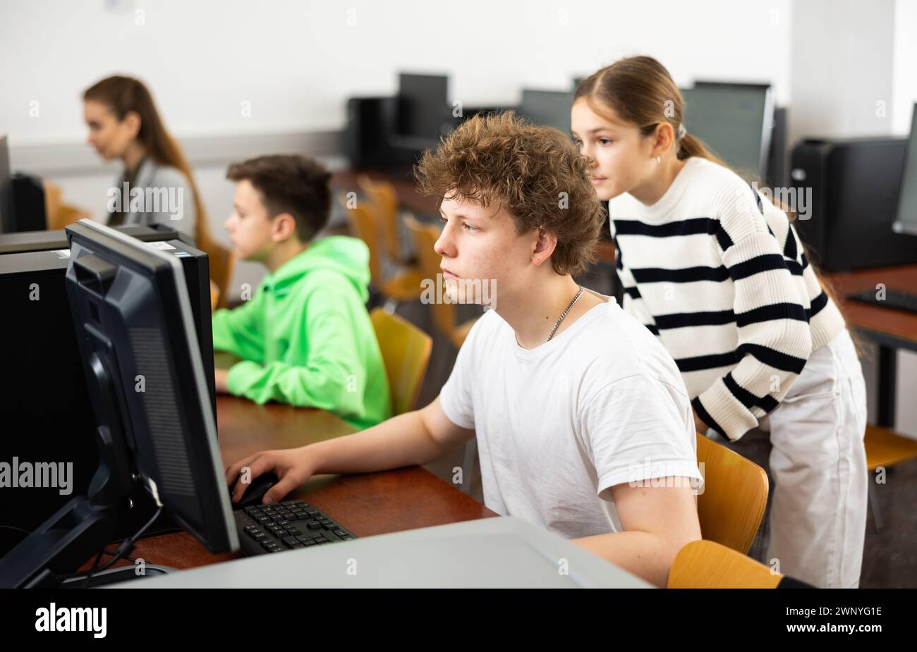 Australian teenagers group hi-res stock photography and images - Alamy