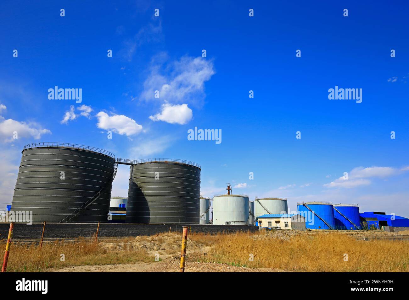 Oil storage tank, industrial equipment Stock Photo - Alamy
