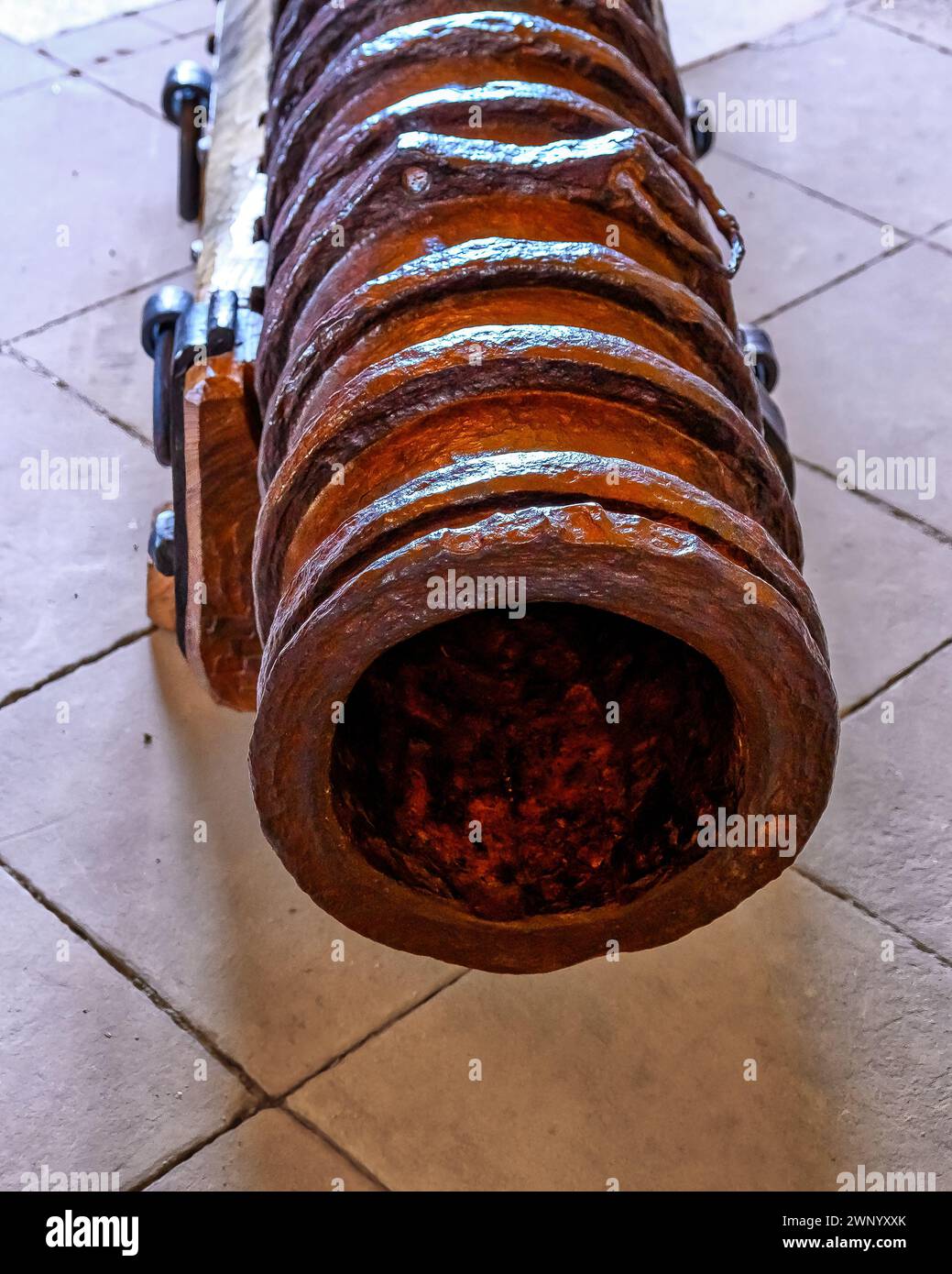Antique cannon gun hi-res stock photography and images - Alamy