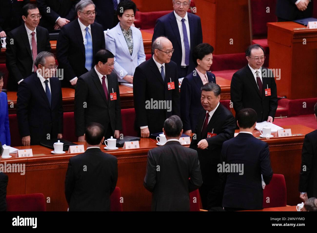 Chinese President Xi Jinping, right, chats with Foreign Minister Wang ...
