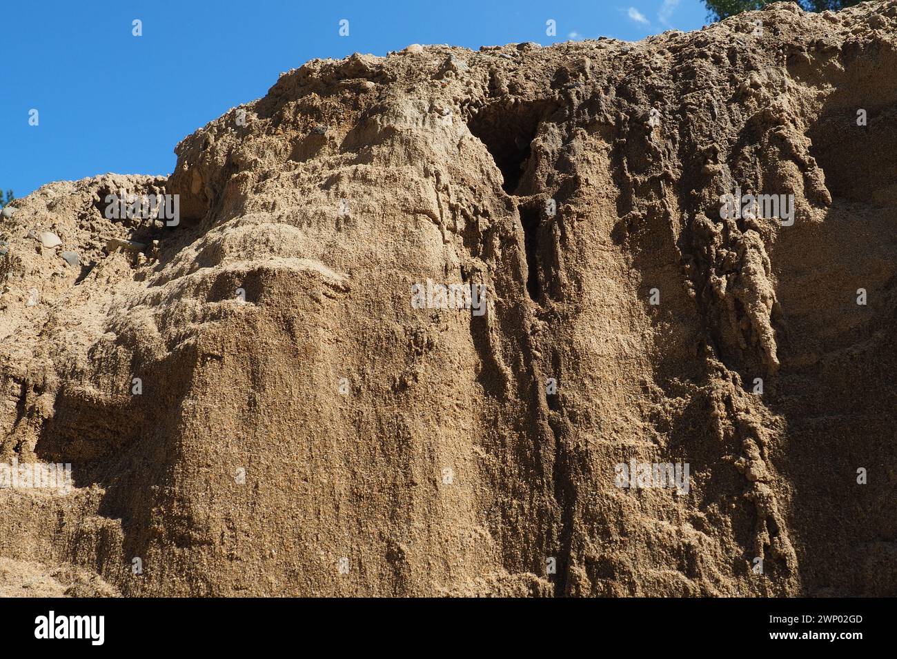 Sandstone is a fragmentary sedimentary rock, a homogeneous or layered ...