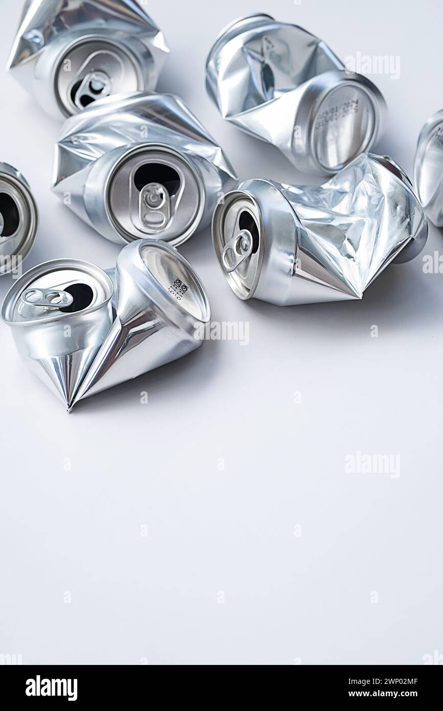 Aluminum drinking cans sorting for recycle Stock Photo - Alamy