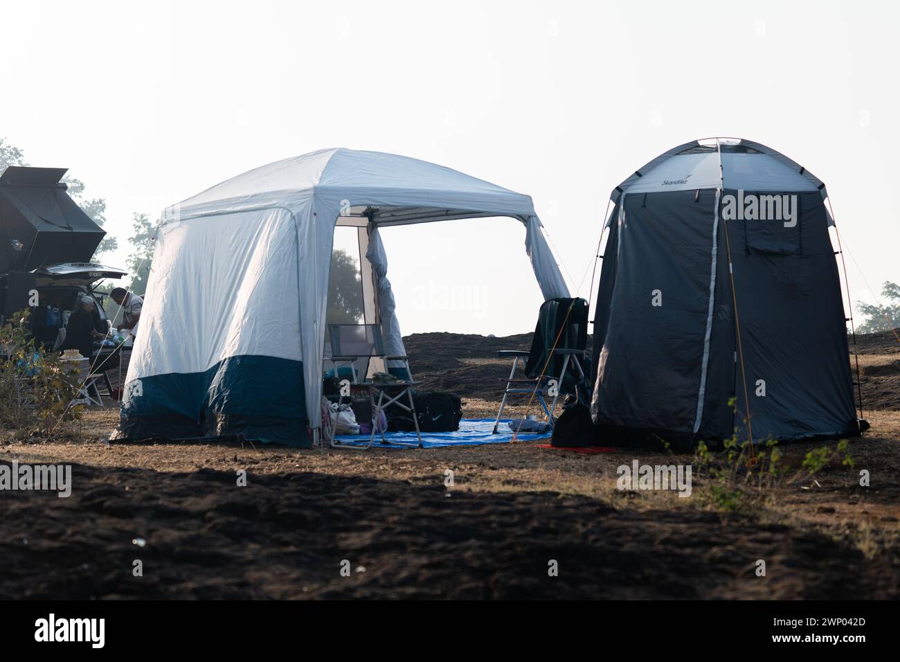 A group of people camping in Madhya Pradesh, India Stock Photo - Alamy