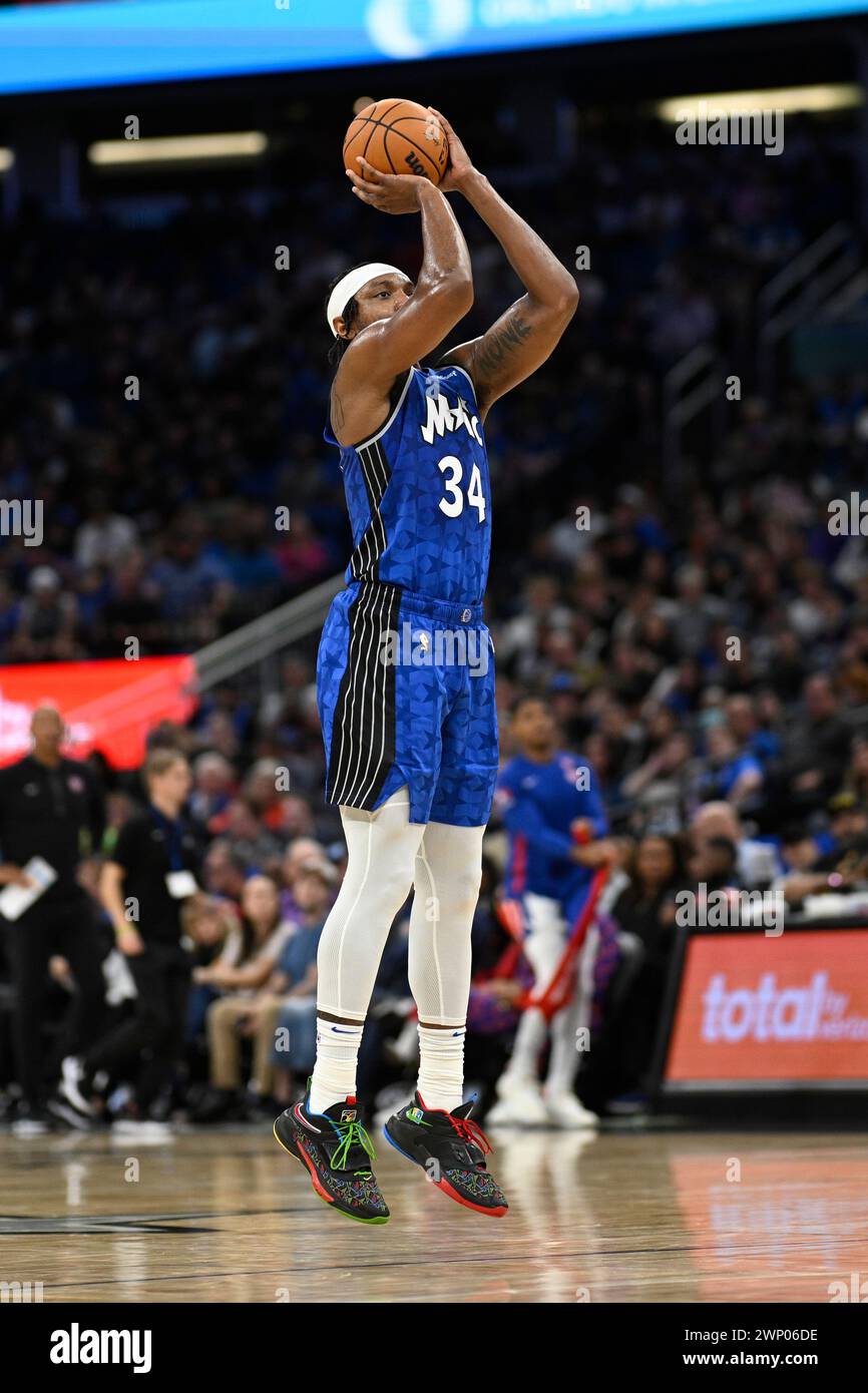 Orlando Magic center Wendell Carter Jr. (34) shoots a 3-pointer during ...