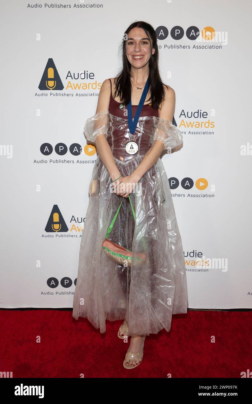 Los Angeles, USA. 04th Mar, 2024. Jamie Loftus attends the arrivals of ...