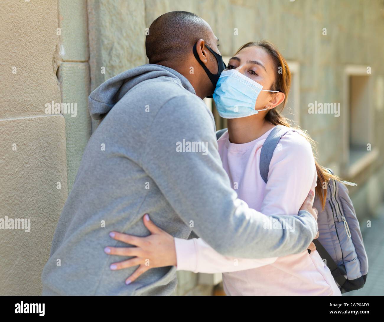 Meeting and kissing on the street hi-res stock photography and images ...