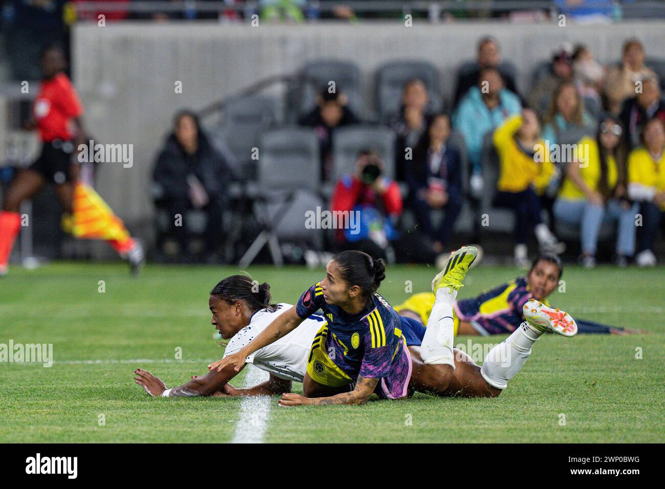 United States forward Jaedyn Shaw (8) scores a goal as Colombia ...
