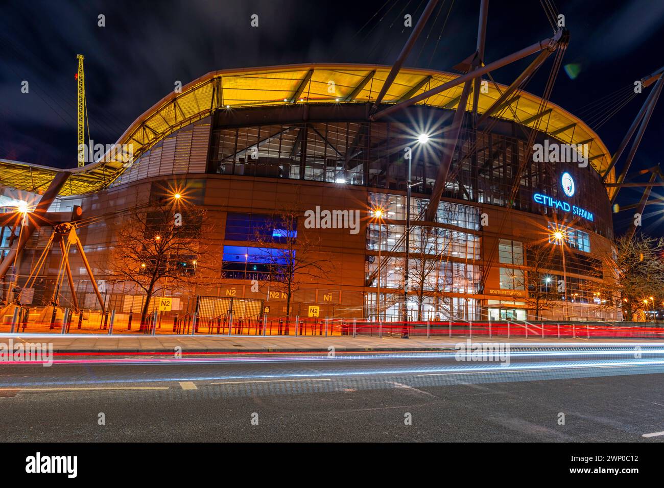 Night photo of Etihad Stadium in Manchester Stock Photo - Alamy