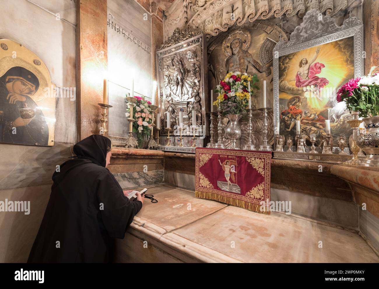 The Tomb of Jesus, Church of the Holy Sepulchre, Jerusalem, Israel ...