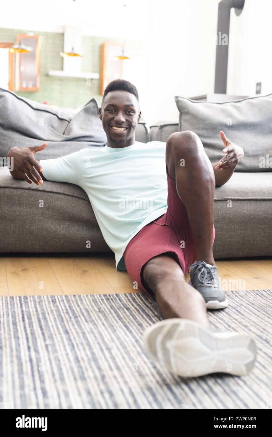 Laid back attire hi-res stock photography and images - Alamy