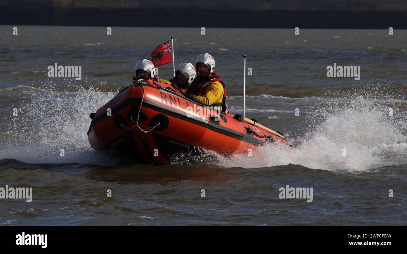 Brighton lifeboats hi-res stock photography and images - Alamy