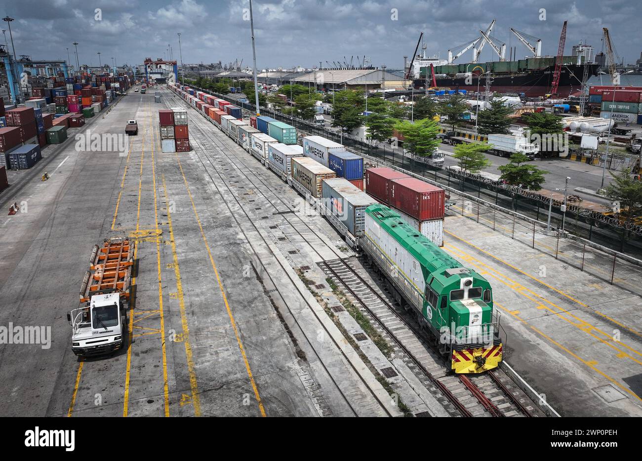 Apapa port hi-res stock photography and images - Alamy