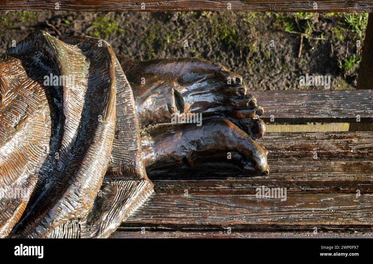 Homeless Jesus sculpture in Old Churchyard Liverpool Stock Photo - Alamy