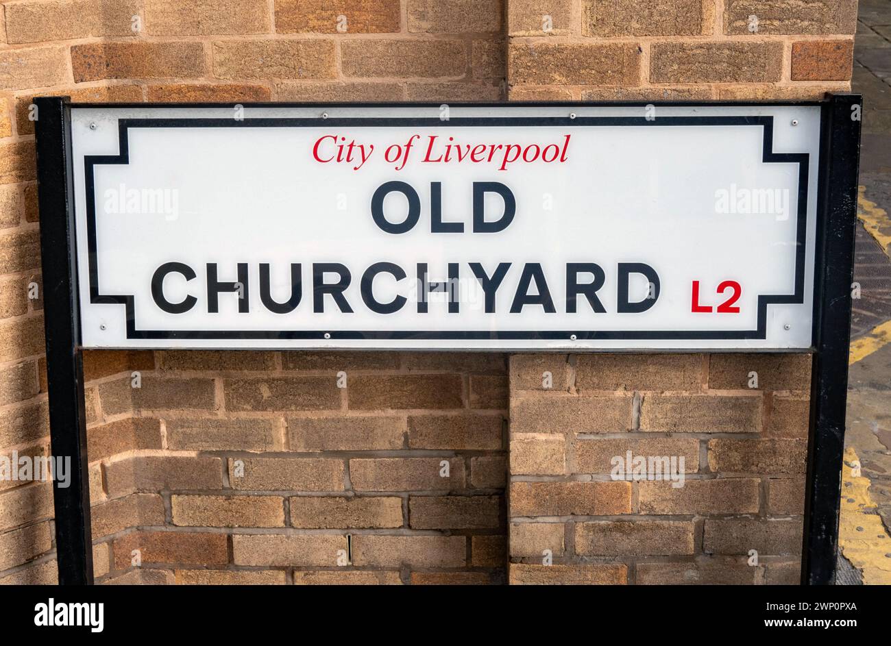 Old churchyard hi-res stock photography and images - Alamy