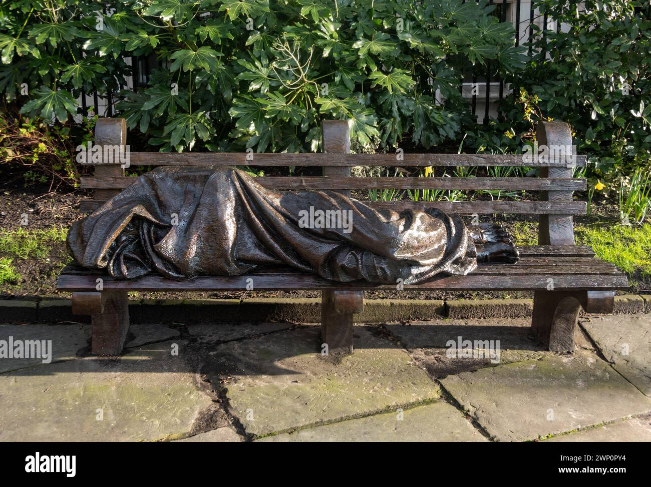 Homeless Jesus sculpture in Old Churchyard Liverpool Stock Photo - Alamy