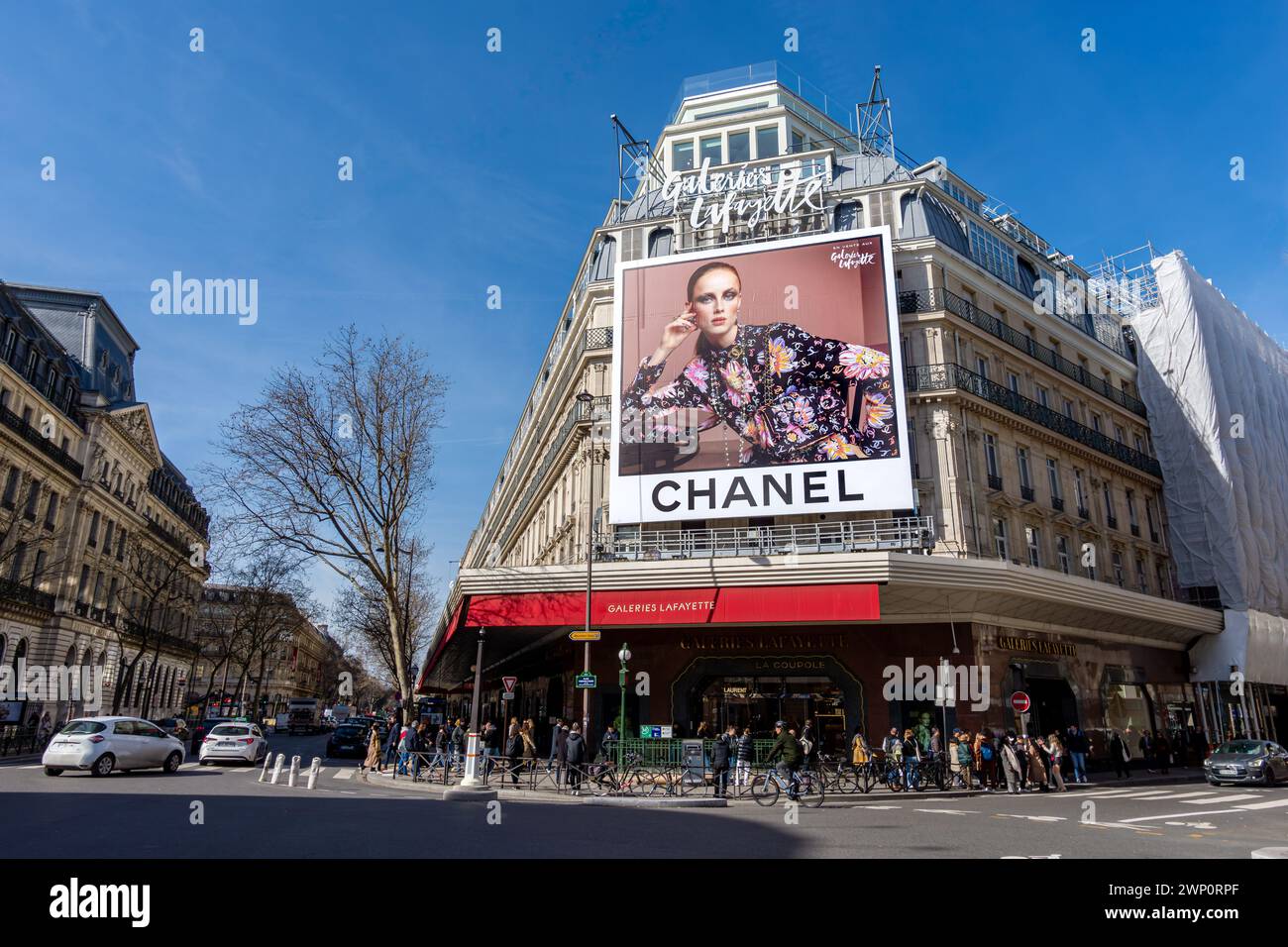 Chanel advertisement hi-res stock photography and images - Alamy