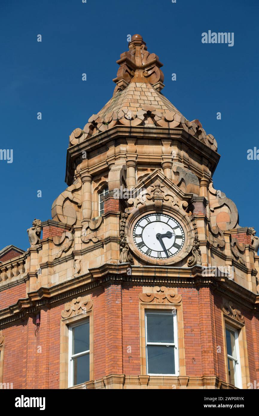 Leeds clock hi-res stock photography and images - Alamy