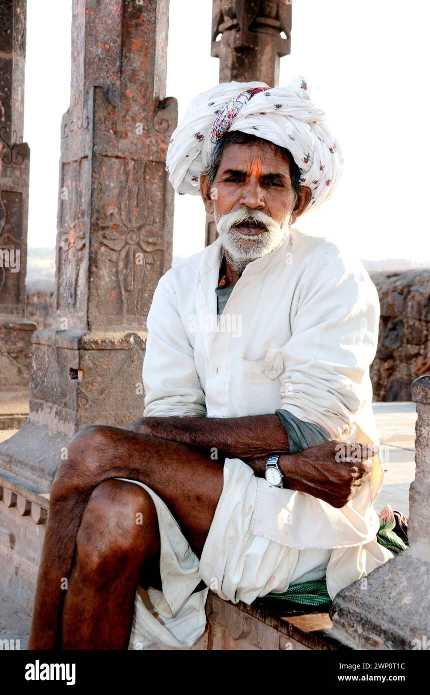 Indian gentleman turban hi-res stock photography and images - Alamy