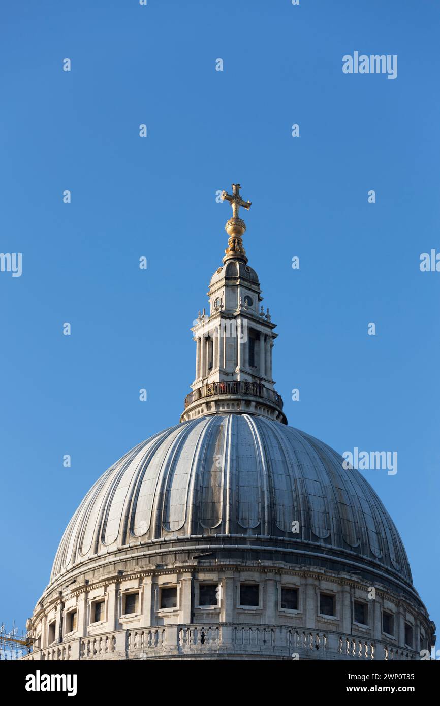 Main dome st pauls cathedral hi-res stock photography and images - Alamy