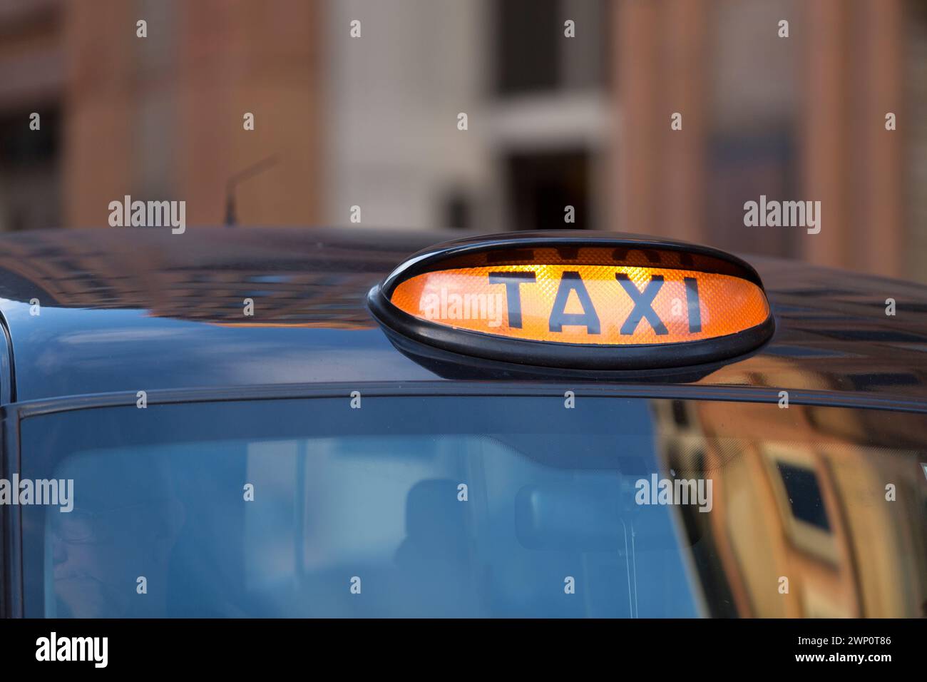Illuminated london black cab hi-res stock photography and images - Alamy