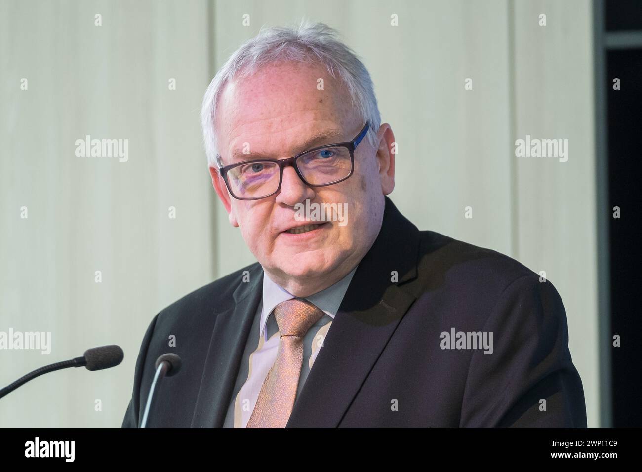 Johannes Hermanns, Cologne Police President, at the presentation and ...