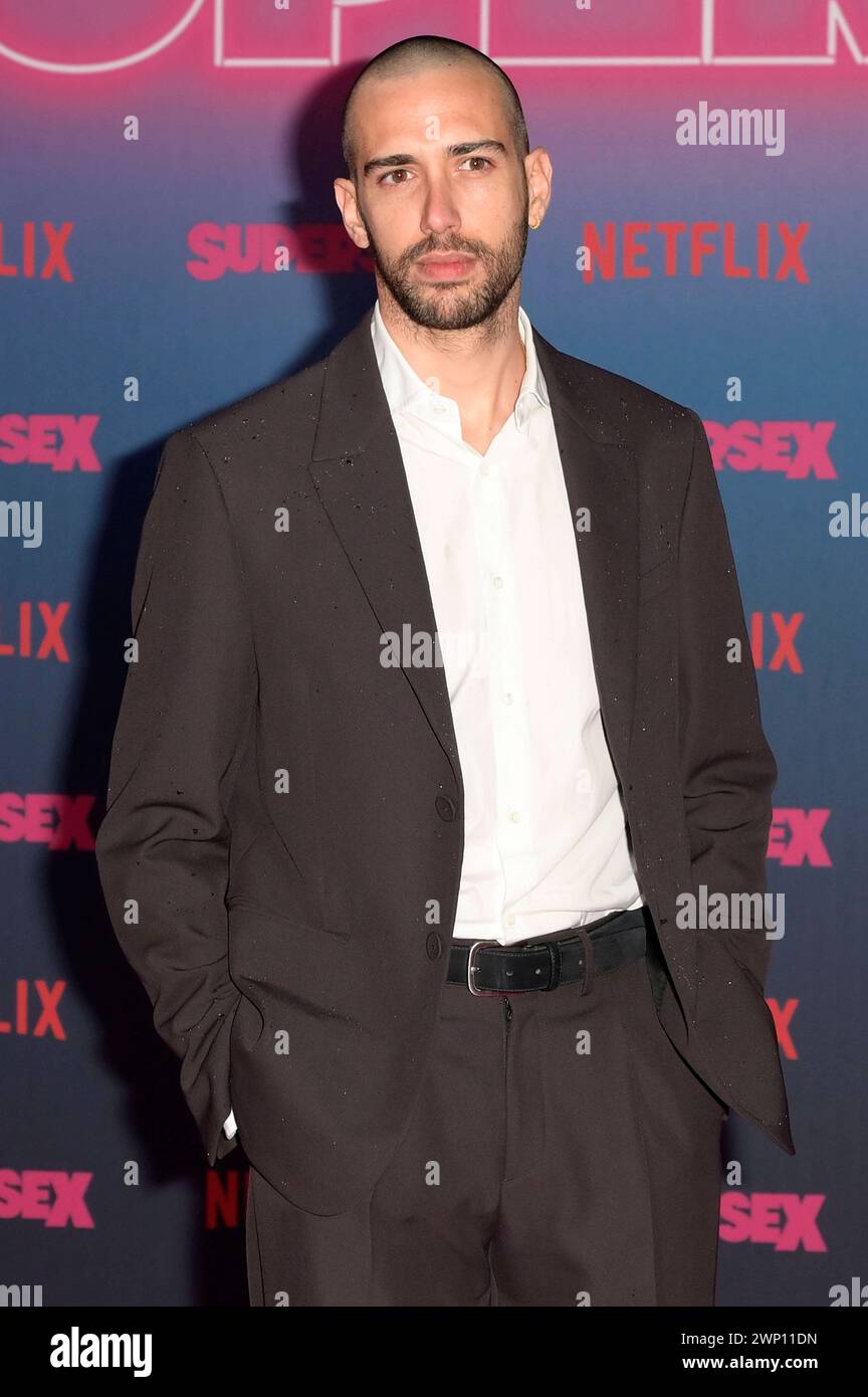 Enrico Borello bei der Premiere des Netflix-Miniserie Supersex im ...