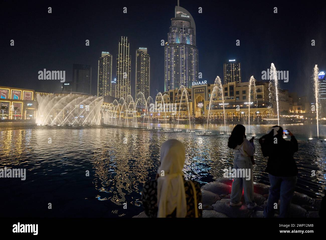 Dubai water features hi-res stock photography and images - Alamy
