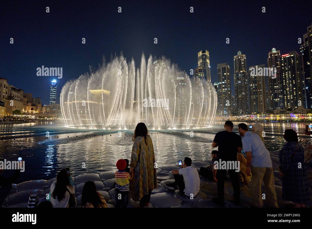 Dubai fountain water features hi-res stock photography and images - Alamy