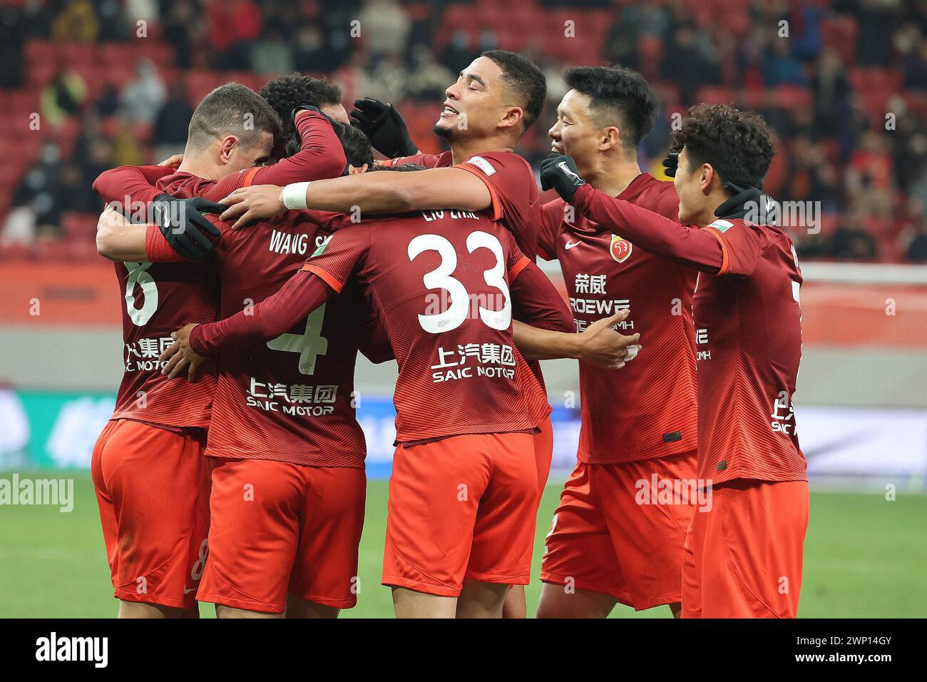 Shanghai Port Football Club defeated Wuhan Three Towns Football Club ...