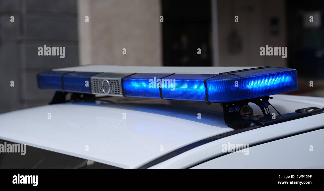 Flashing flasher on roof police hi-res stock photography and images - Alamy